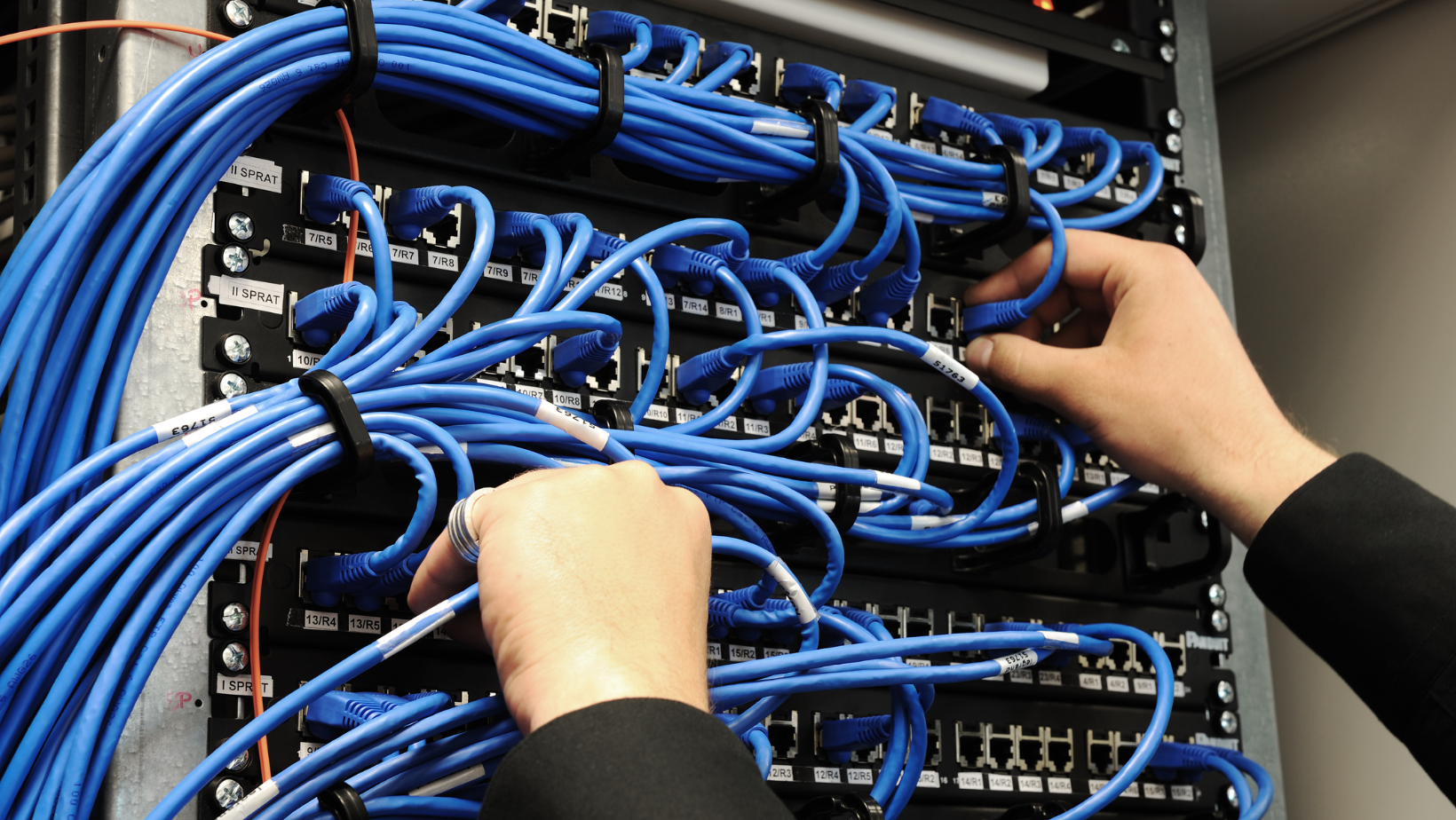 Master Beautiful Server Cable Management for Optimal IT Efficiency ...