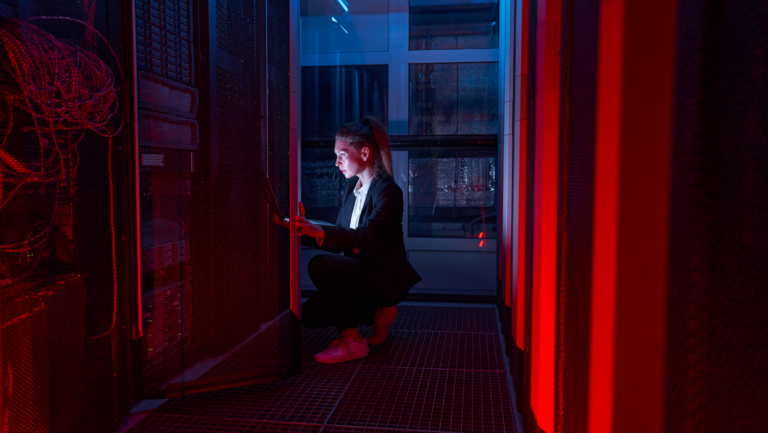 Maximize Efficiency with SQL Server Management Studio's Dark Theme: A ...